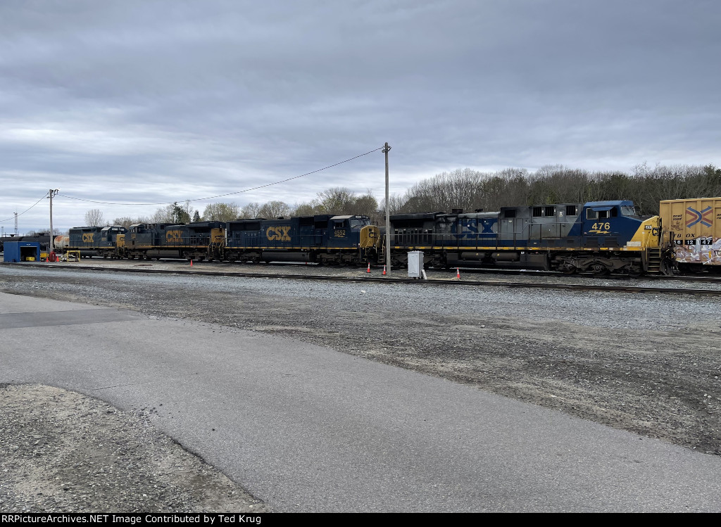 CSX 476, 4552, 7020 & 8873
